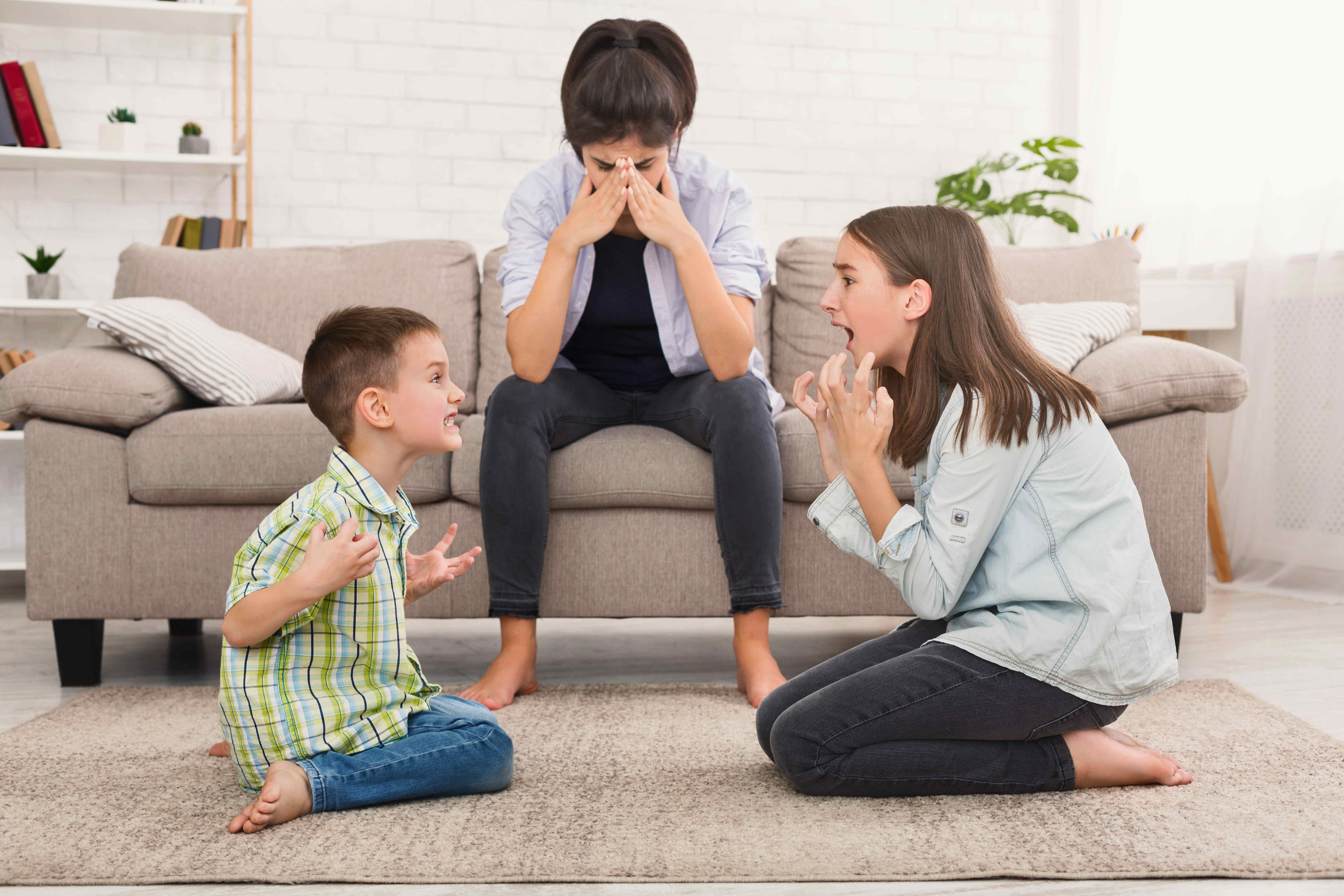 5 Tips for Managing Complex Sibling Relationships as a Parent